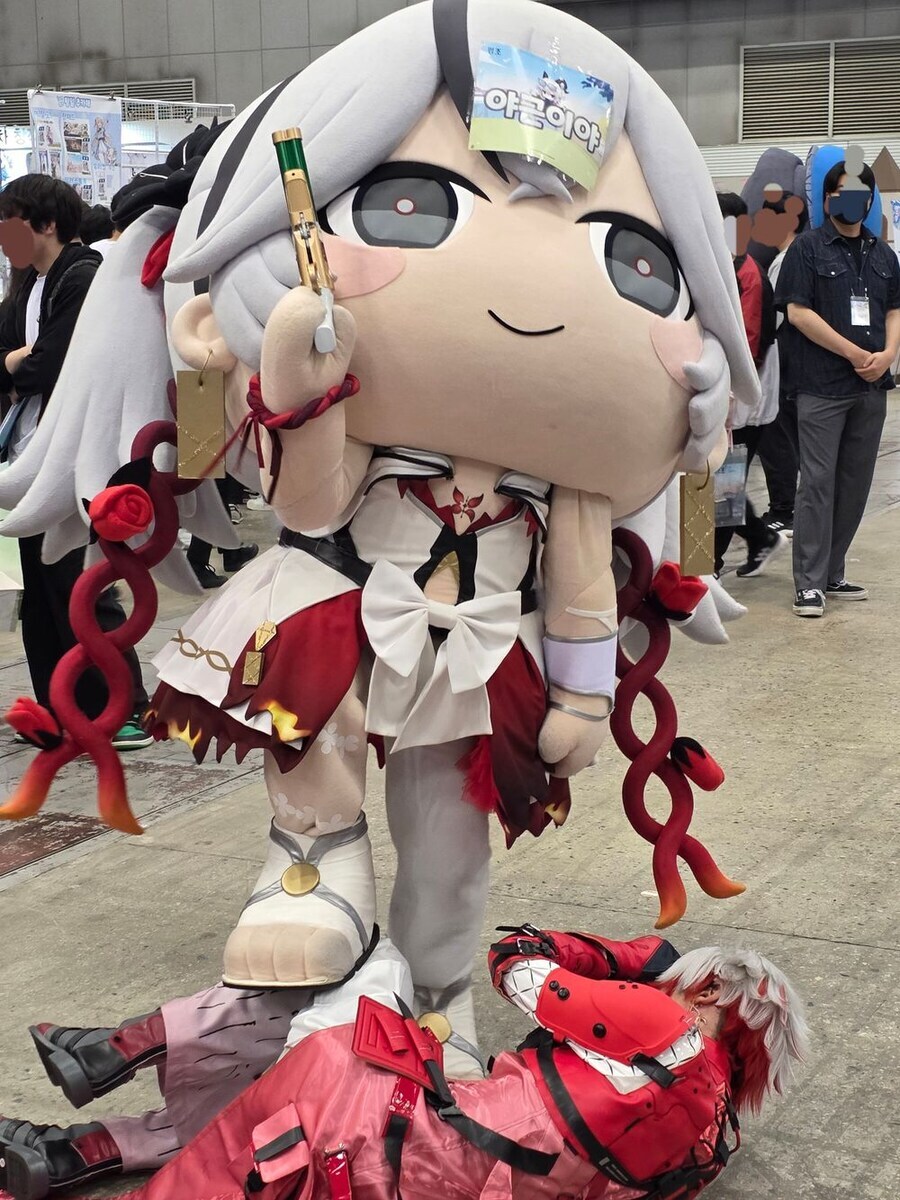 명조 오프 행사에 꼬박꼬박 카멜탈이 나오는 이유