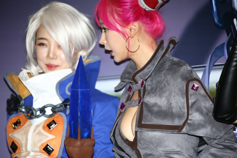 [지스타 2017] WEGL 부스 촬영 사진 은혜롭습니다. | 코스프레 이야기 갤러리