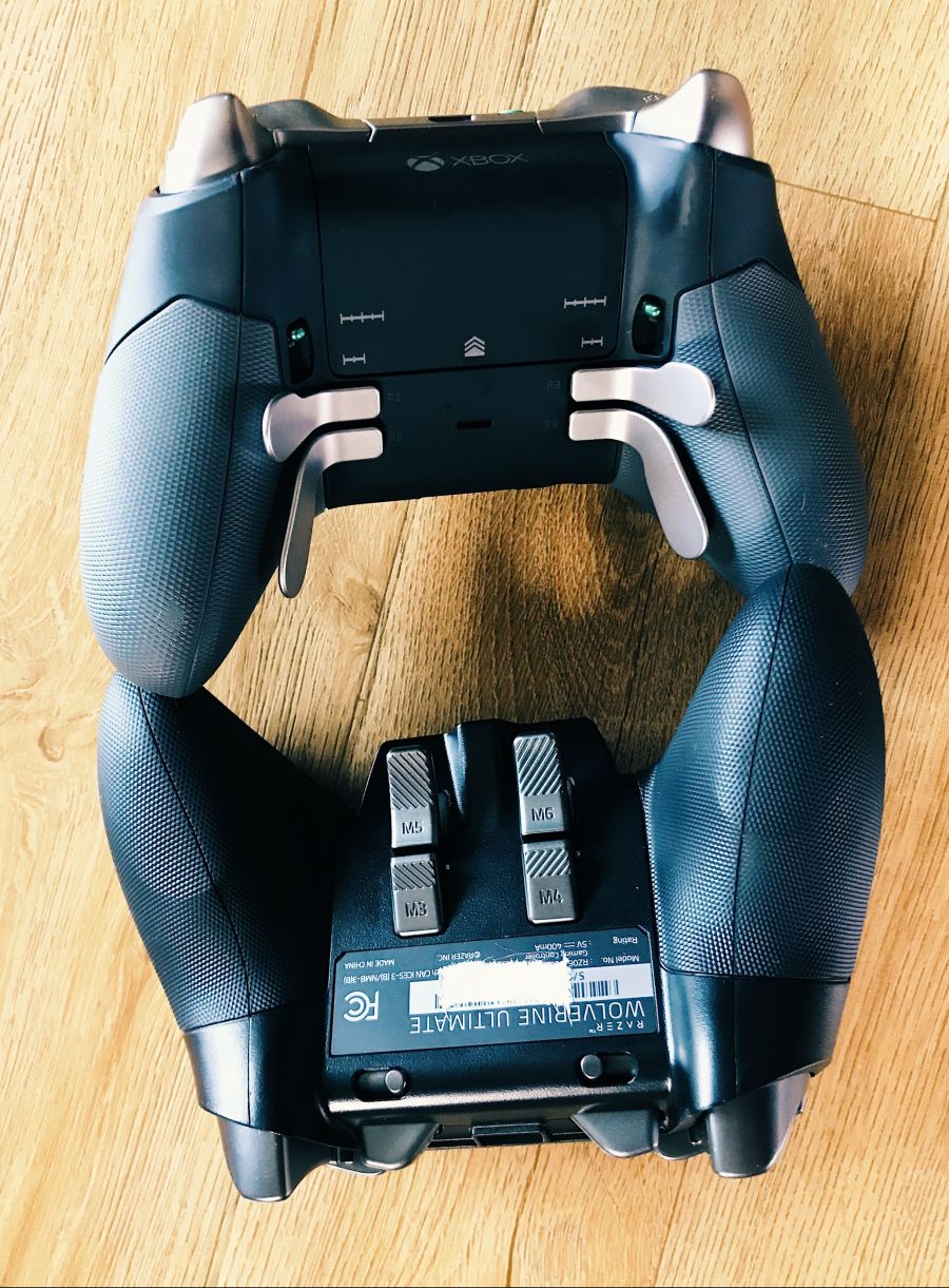 Razer Wolverine Ultimate Chroma : 클리앙