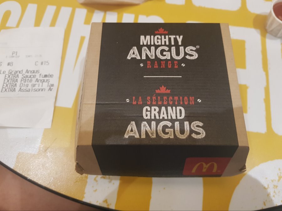 캐나다 맥도날드의 마이티 앵거스 버거. | 음식 갤러리