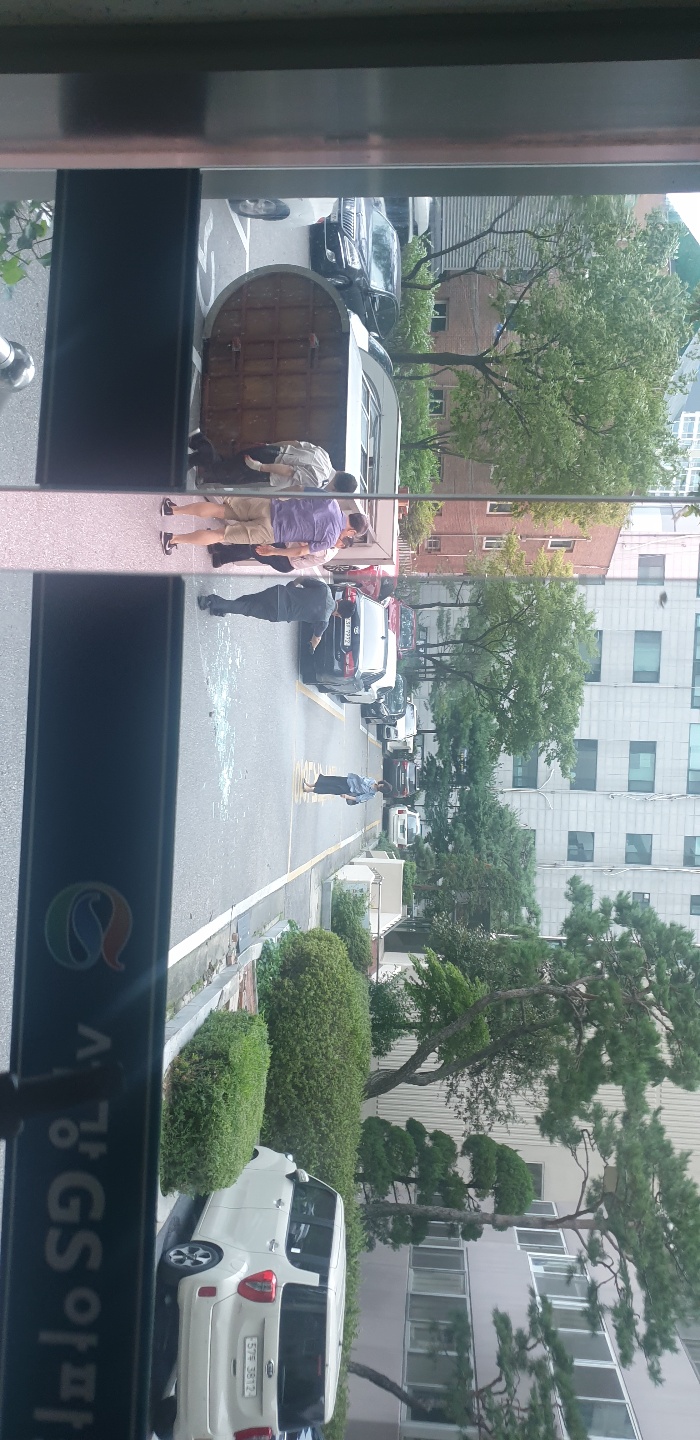 [속보] 우리집 간이 경비실 날라감ㅋㅋㅋㅋㅋㅋㅋㅋㅋㅋㅋㅋㅋㅋㅋ | (백업)유머 게시판(2018-2020)