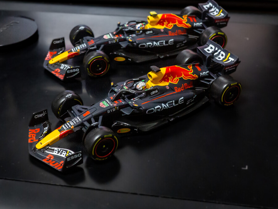 레드불 레이싱 RB18 | 피규어 갤러리