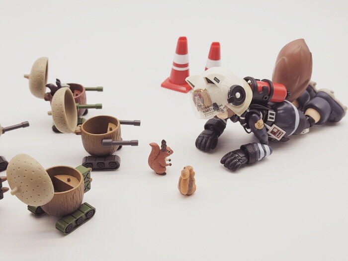 DONGURI TANK 람쥐 땅크 부대