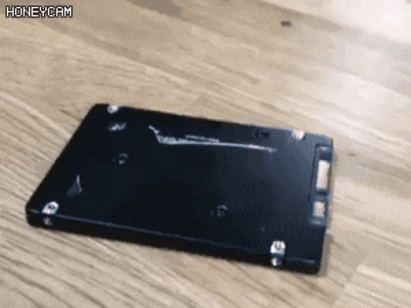 SSD 과대포장 논란.gif | 유머 게시판
