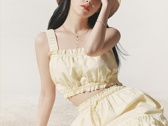 𝐽.𝐸𝑆𝑇𝐼𝑁𝐴, ETERNAL LOVE with 아이유 | 아이유 | RULIWEB