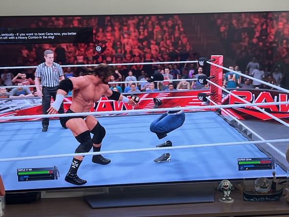 버그인가요? | WWE 스맥다운 대 로우 2011