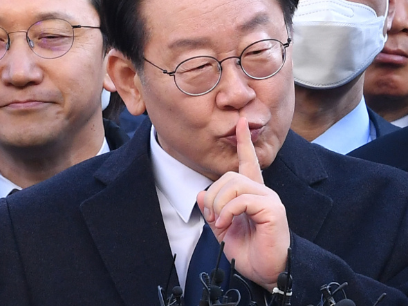 이재명 쉿 초근접사 정치유머 게시판
