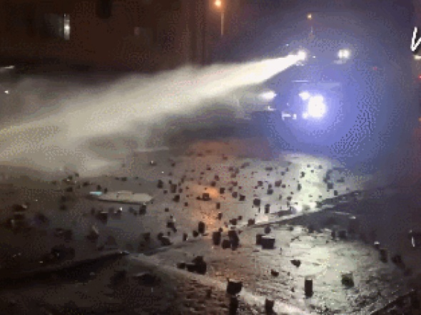 단 한 명이 집단 전체에게 용기를 주는 모습 | 유머 게시판 | RULIWEB